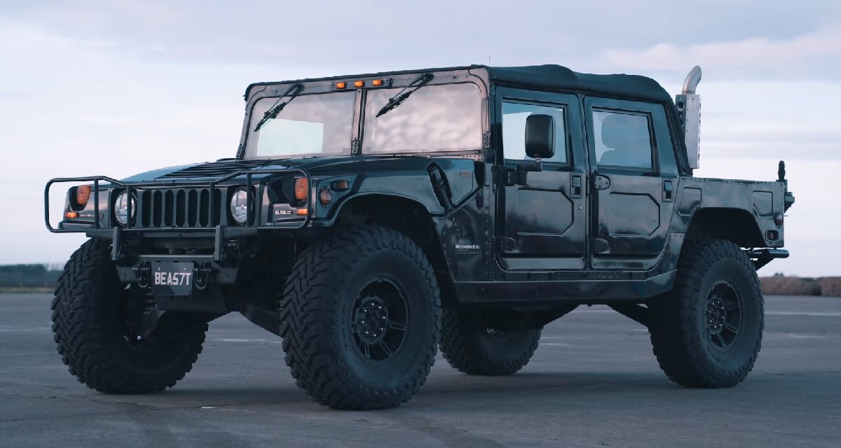 HUMMER H1 VS SUZUKI JIMNY : L’IMPROBABLE DRAG RACE EN VIDÉO
